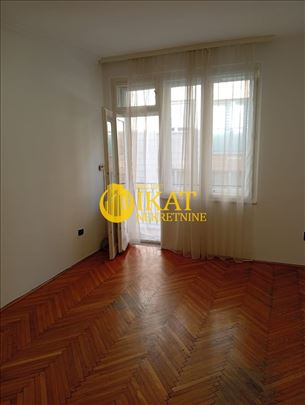 Stari grad 50m2, kao poslovni prostor