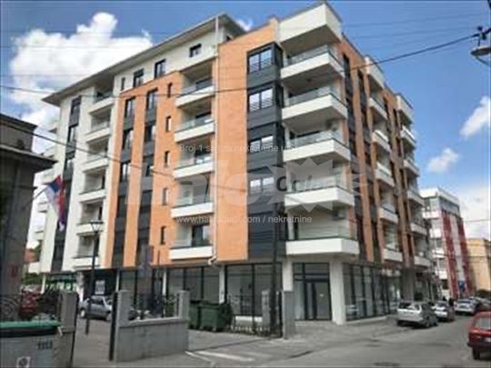 Izdaje se namešten stan u centru Kragujevca