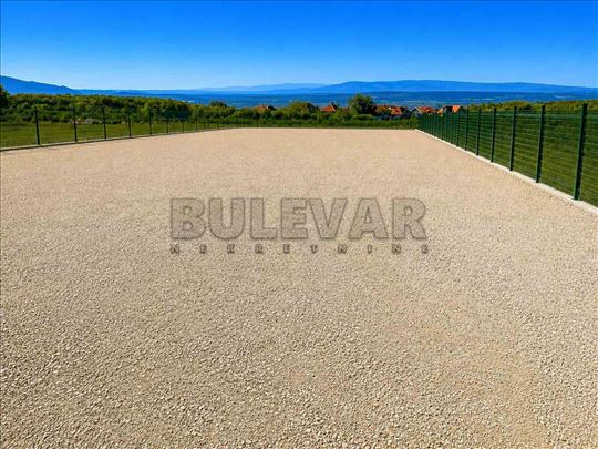 Na prodaju plac 1364m2, poslovna zona kod Novog g