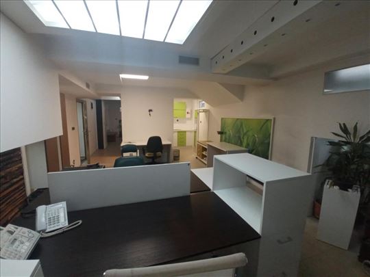 Izdaje se poslovni prostor – Podbara, 55 m²