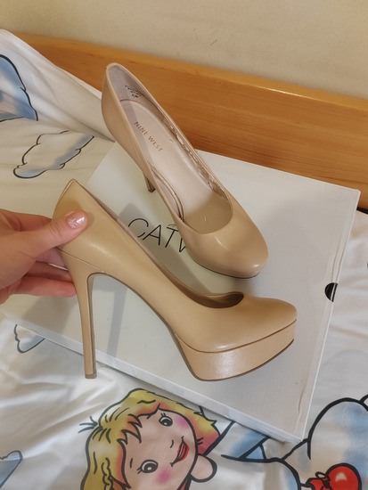 NINE WEST krem salonke koža *poslednja cena