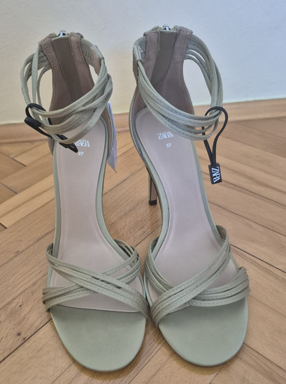 Zara sandale-nove sa etiketom 37