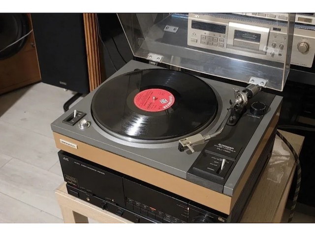 Pioneer PL112D + Elac EMM 130 +Nagaoka Record Cleaner