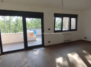 Izdavanje Stan - Beograd, Voždovac centar