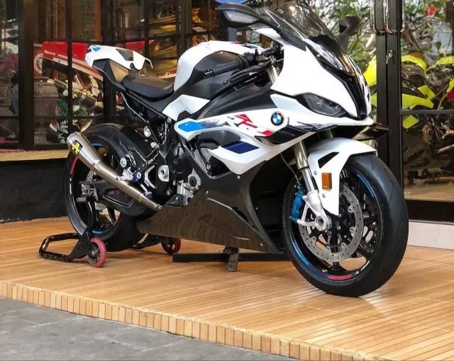 PRODAJEM NAJBOLJI SUPERBAJK IZ 2020. BMV S1000RR