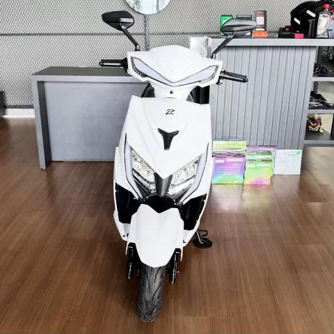 PRODAJEM ELEKTRIČNI SKUTER MOTOCIKL 1000 VATI CONDUZZA