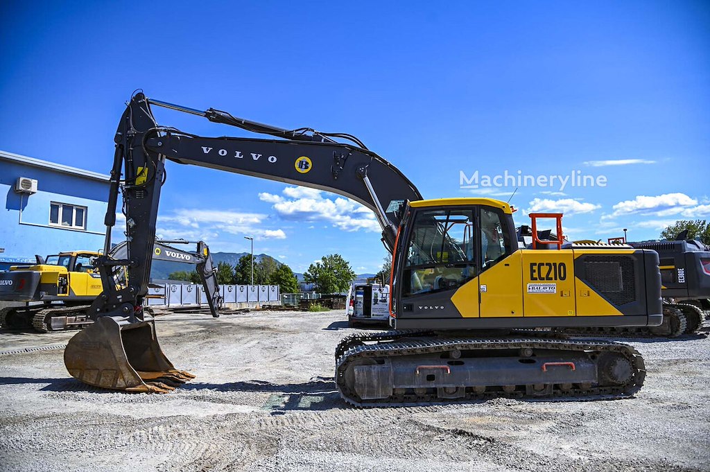 Volvo EC210FNL5 bager guseničar