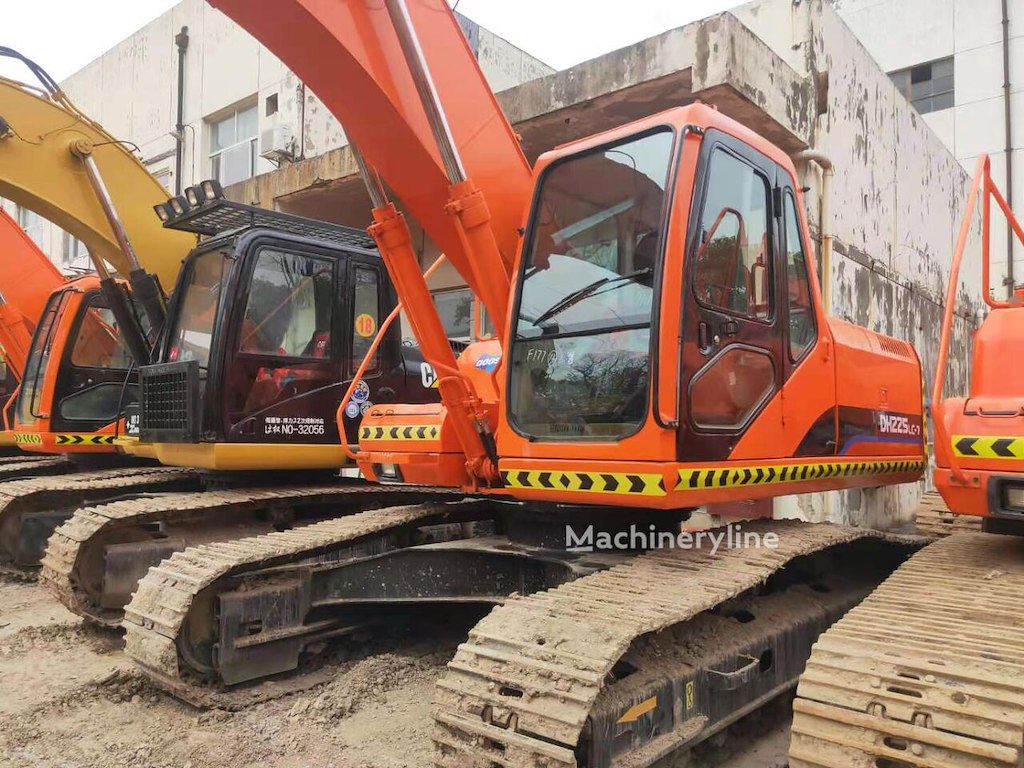 Doosan dh225lc-7 bager guseničar