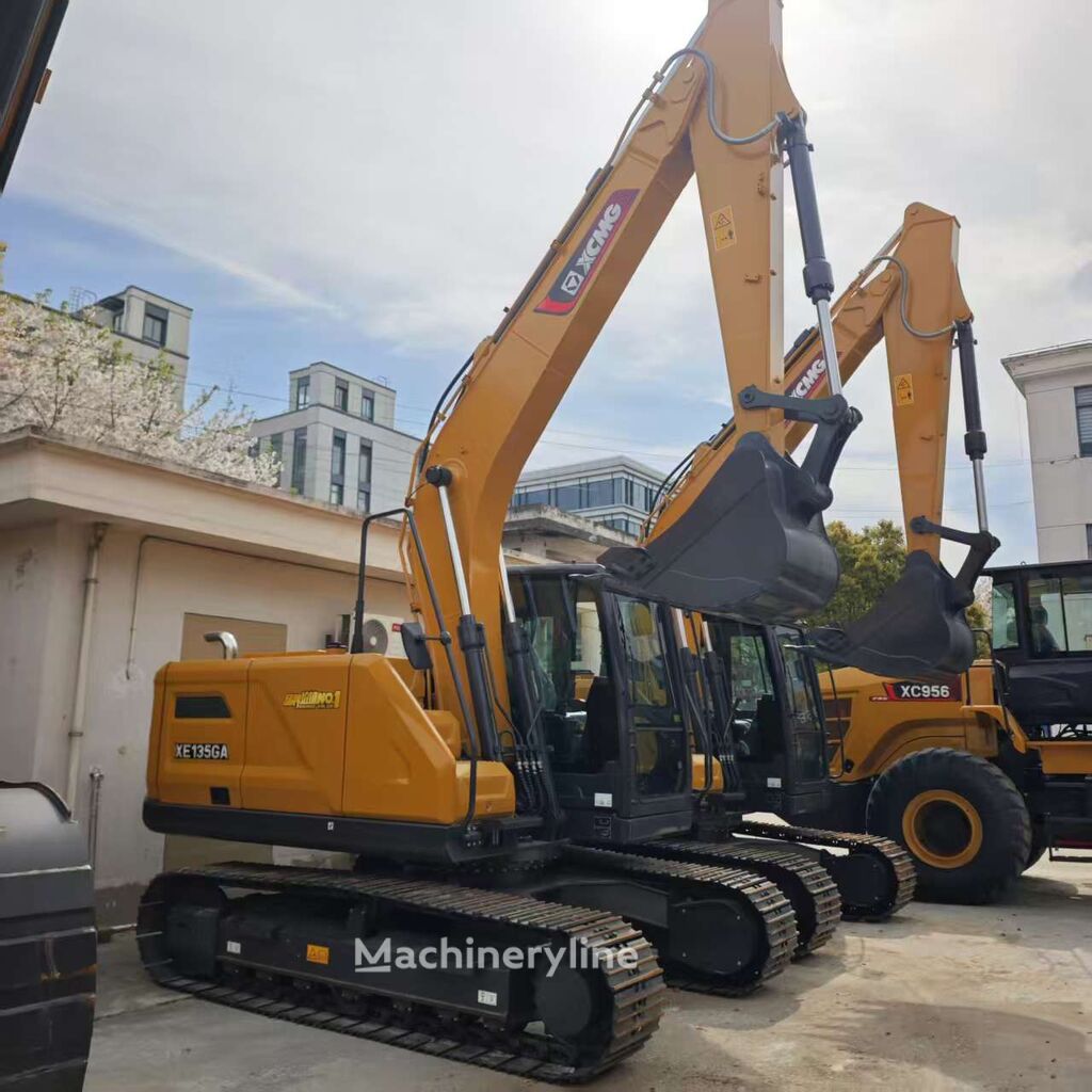 Novi XCMG XE135GA bager guseničar