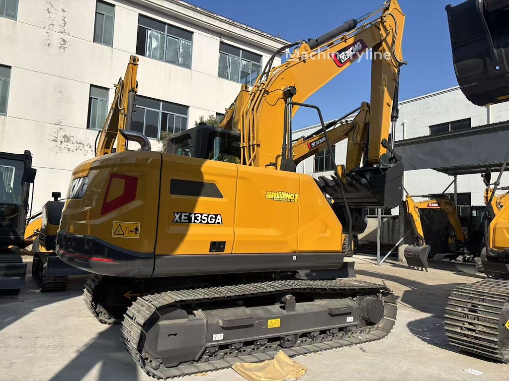 Novi XCMG XE 135GA bager guseničar