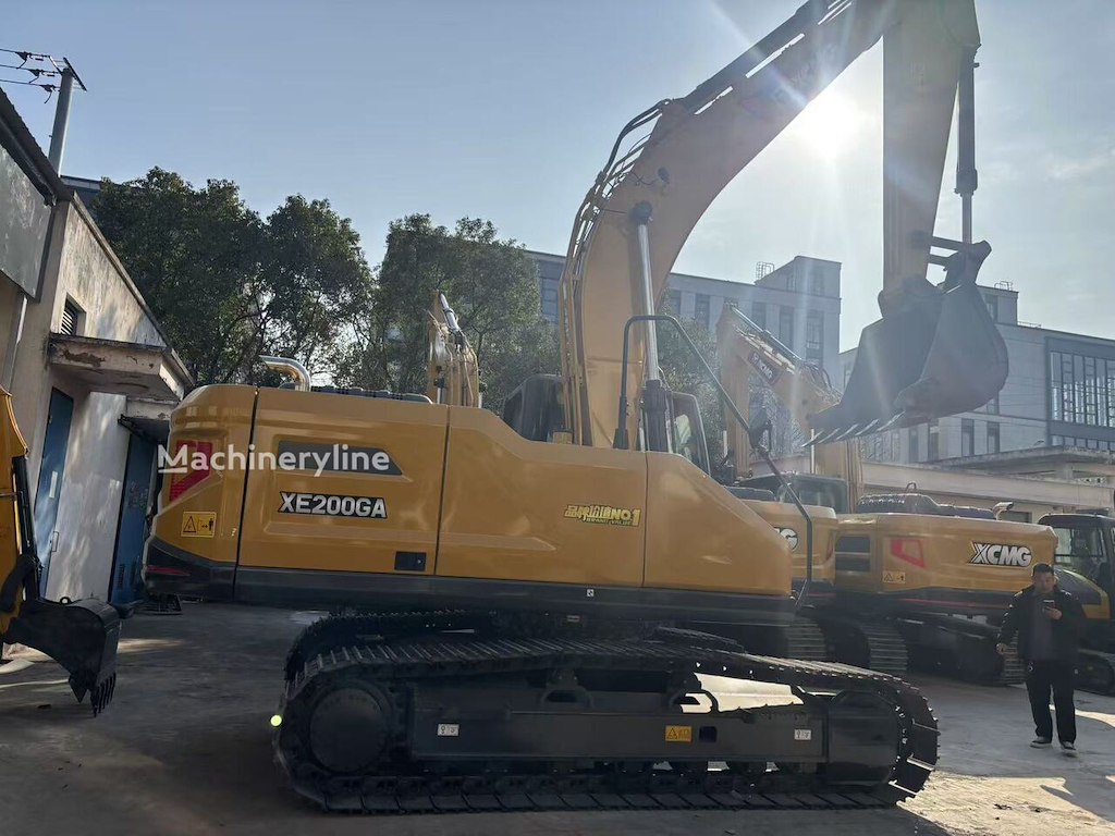 Novi XCMG XE200GA bager guseničar