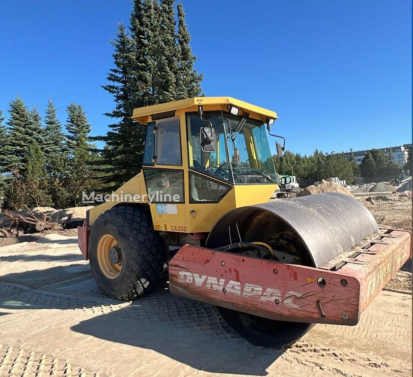 Dynapac CA252 kompaktor s jednim valjkom