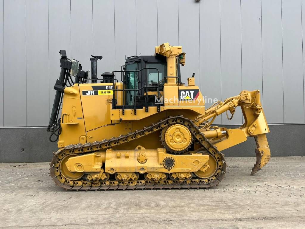 Caterpillar D 9 T buldožer