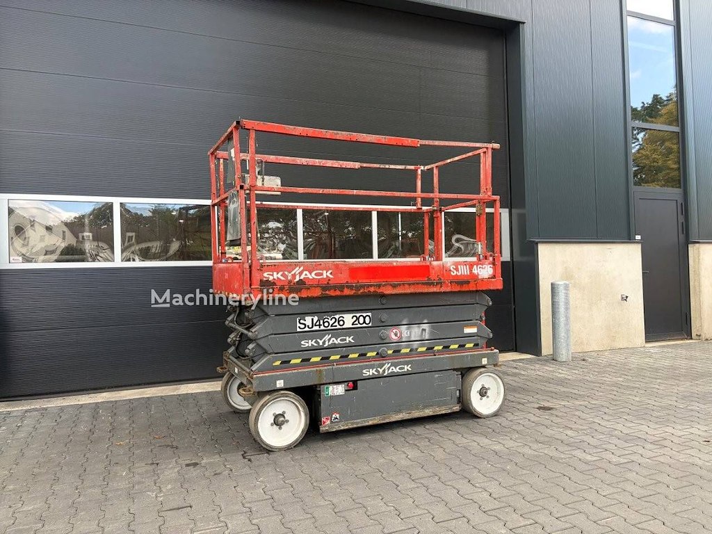 Prodaje se Skyjack SJ4626 makazastu platformu na aukciji