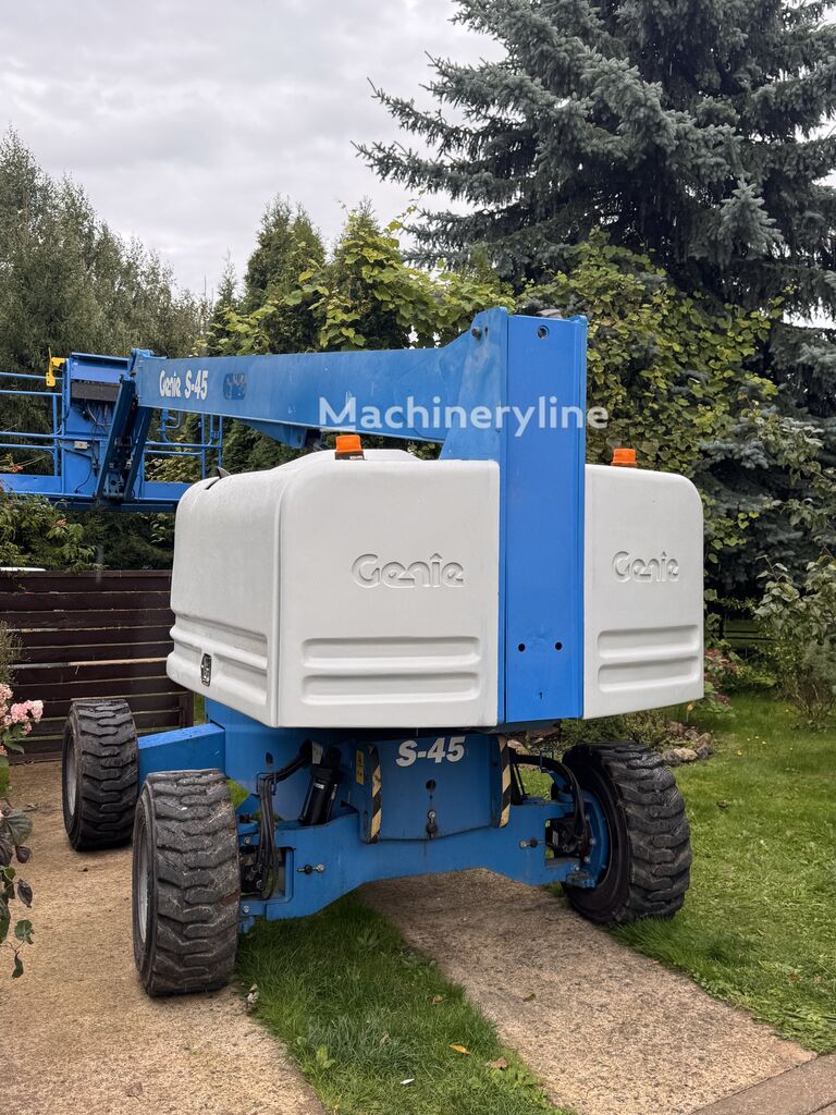 Genie S45 teleskopska dizalica