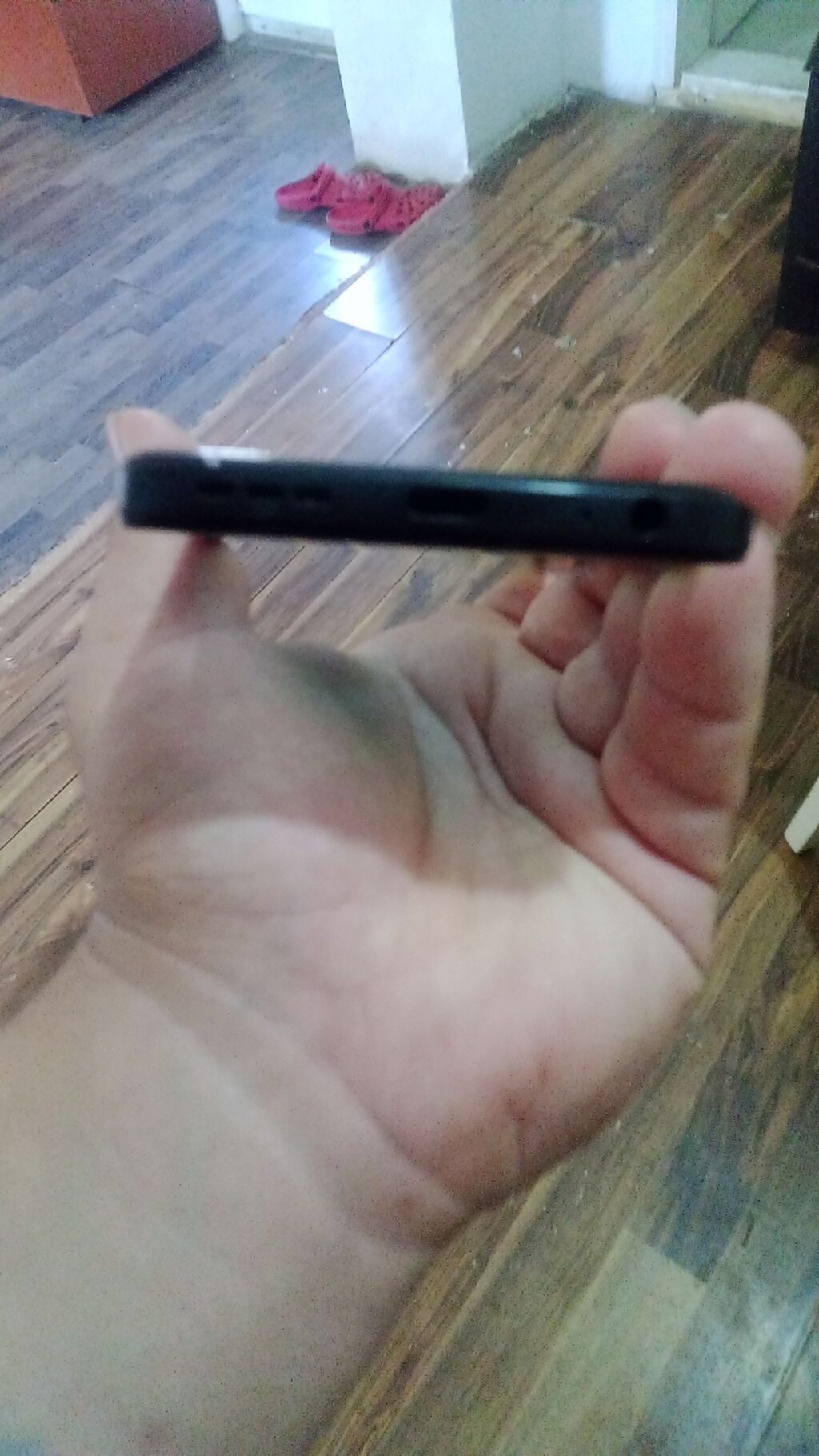 Citati oglas na prodaju tri telefona Motorola g53top stanje treba da