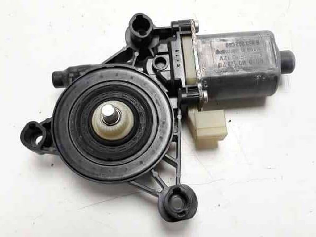 MOTOR PODIZAČA STAKLA ZA VOLKSWAGEN GOLF 7 OD 2012. DO 2021. GOD. |