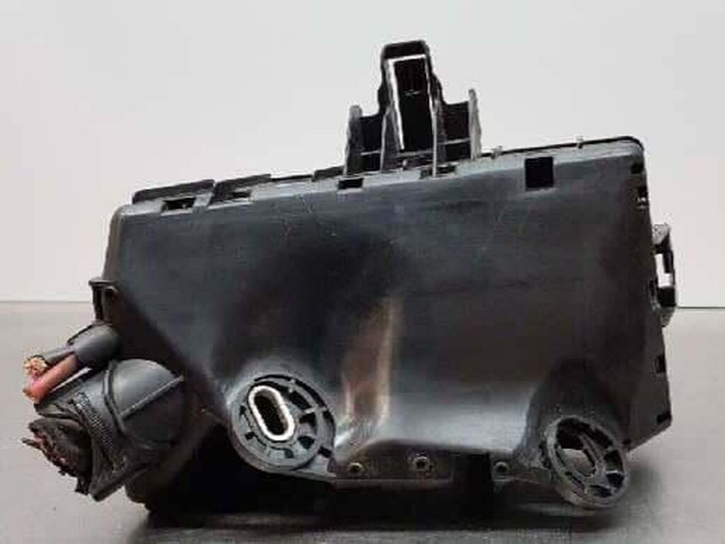TABLA OSIGURAČA ZA VOLKSWAGEN GOLF 7 OD 2012. DO 2021. GOD. |