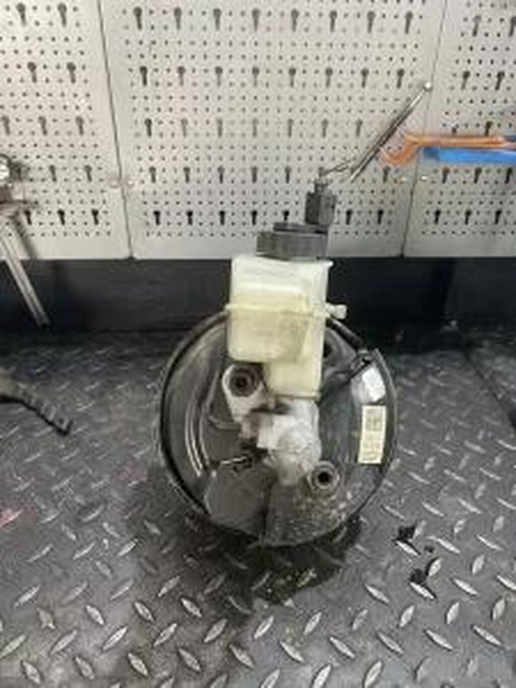 GOLF 6 ABS SERVO POJACIVAC BUBANJ 1K1614105BG | Vw audi delovi zemun