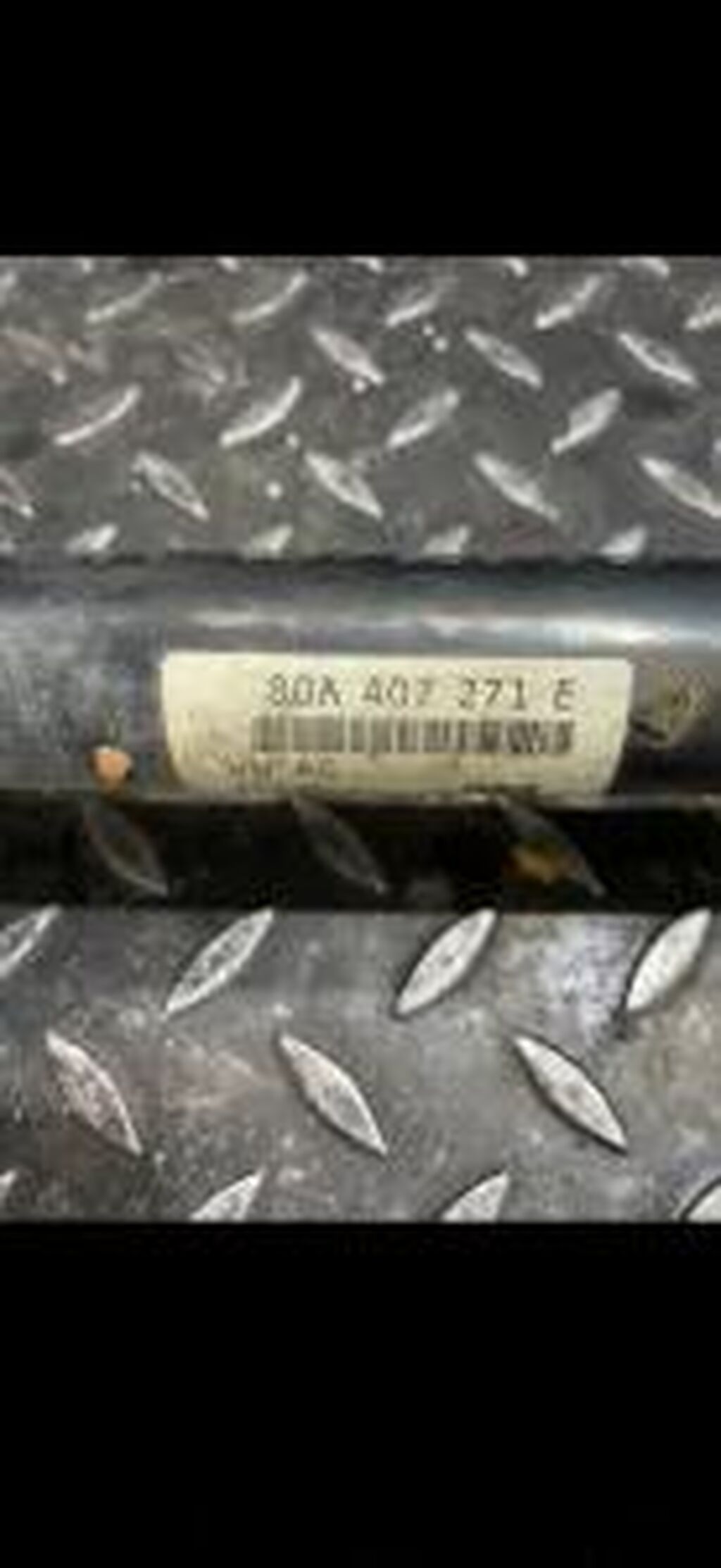AUDI Q5 80A 1 POLUOSOVINA 80A407271E | Audi vw delovi zemun