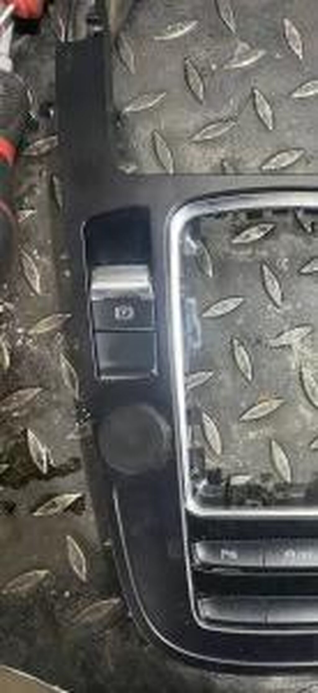 AUDI Q5 DELOVI PREKIDAC RUCNE | Aidi delovi ZEMUN   06******** AUDI