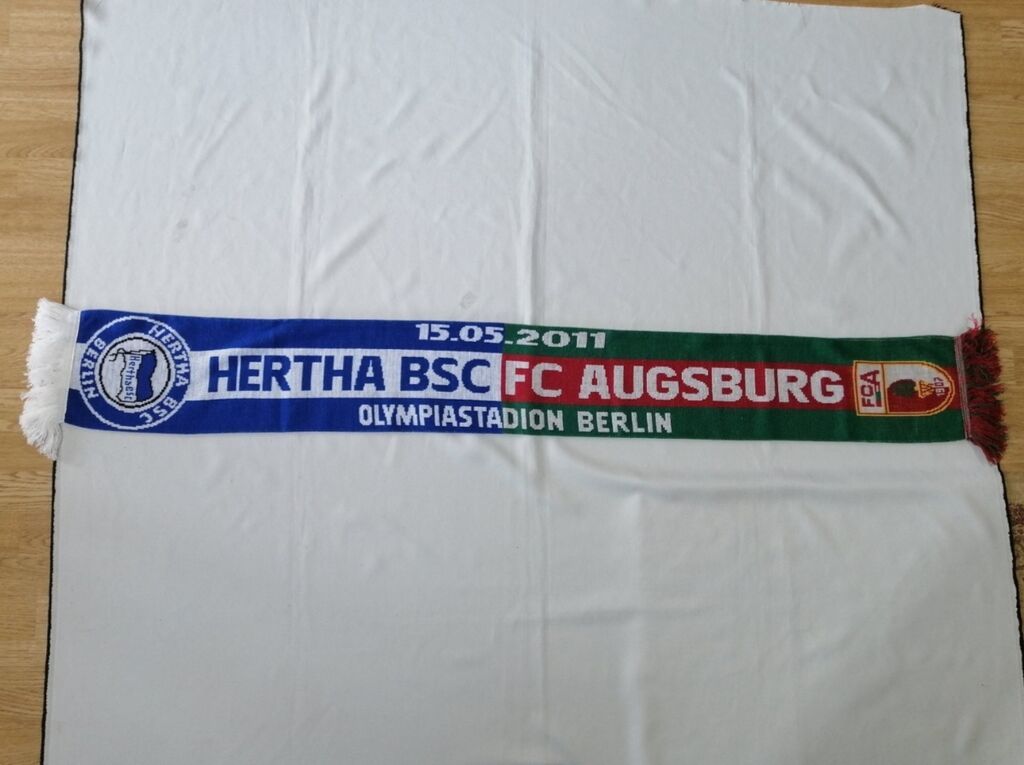 Fudbalski navijački šal sa susreta Hertha Bsc i Fc Augsburg koji je