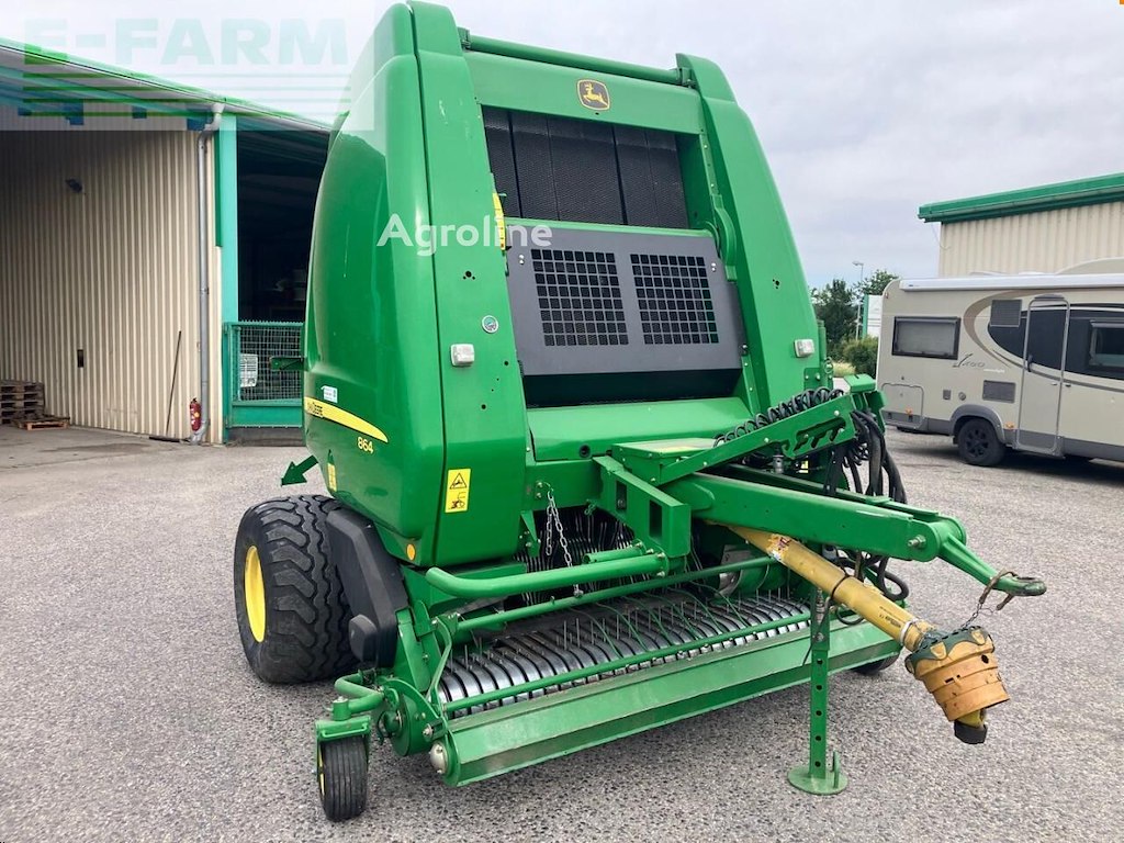 John Deere 864 balirka za četvrtaste bale