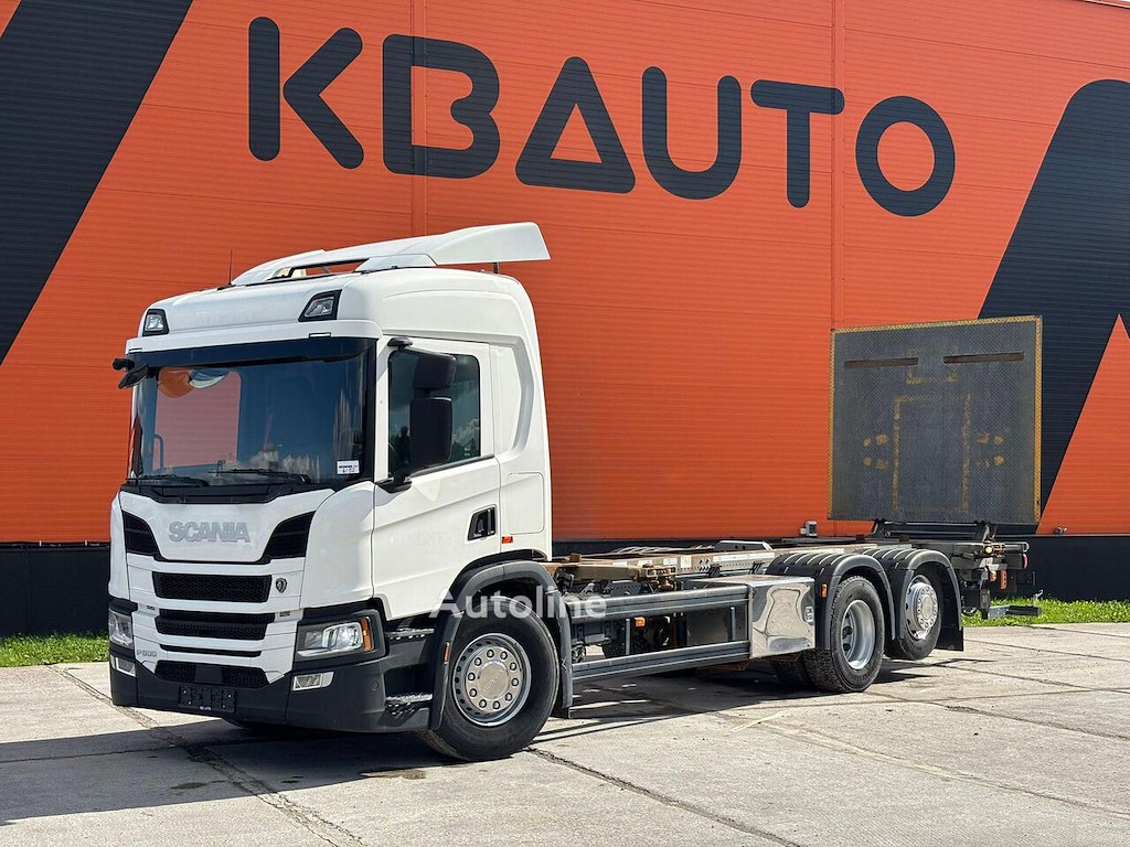 Scania P 500 6x2*4 9 TON FRONT AXLE / RETARDER vozilo za prevoz kontejnera