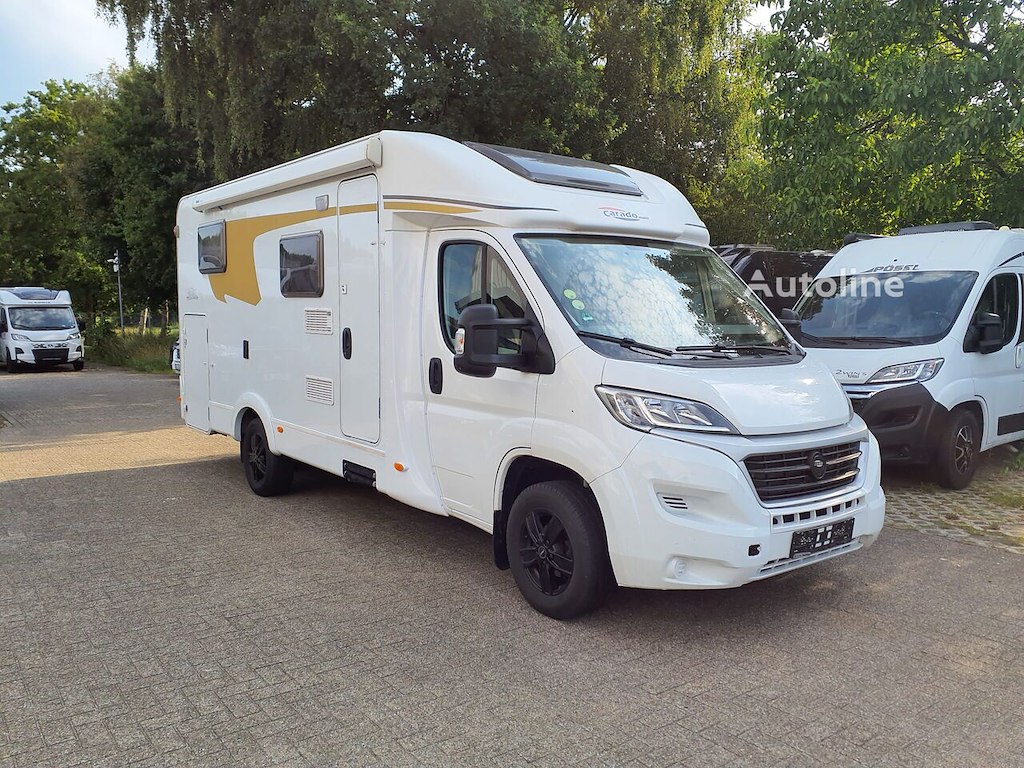 Carado 337 T poluintegrisani kamper
