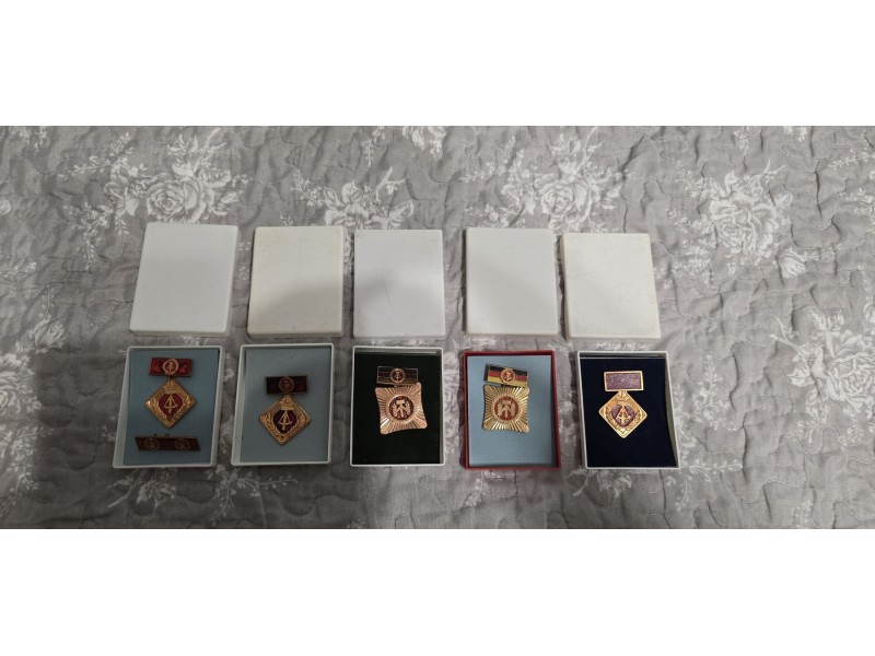 Nemačke medalje DDR sa kutijama