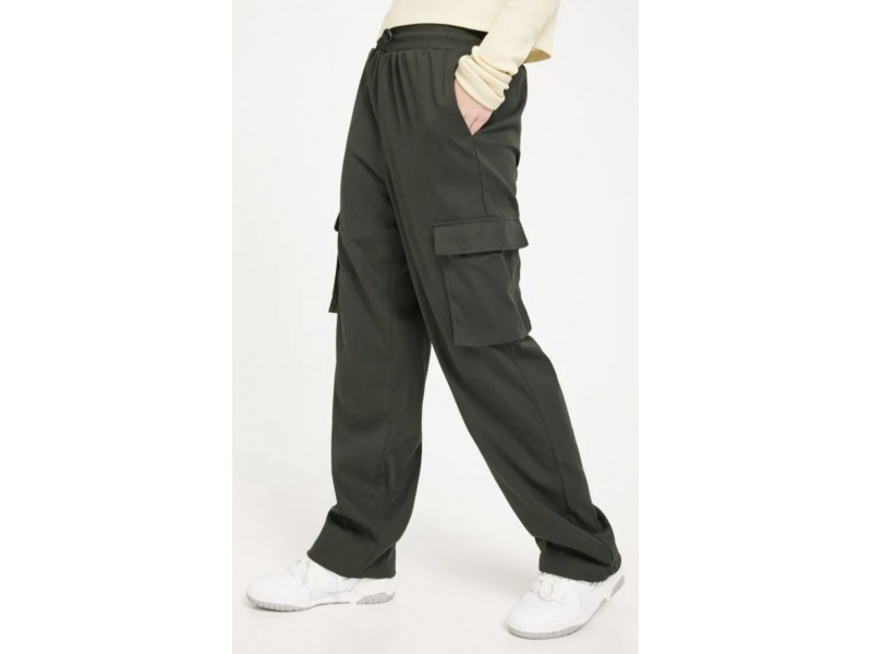 ONLY M • CARGO PANTALONE • 70% PAMUK • NOVO ETIKETA