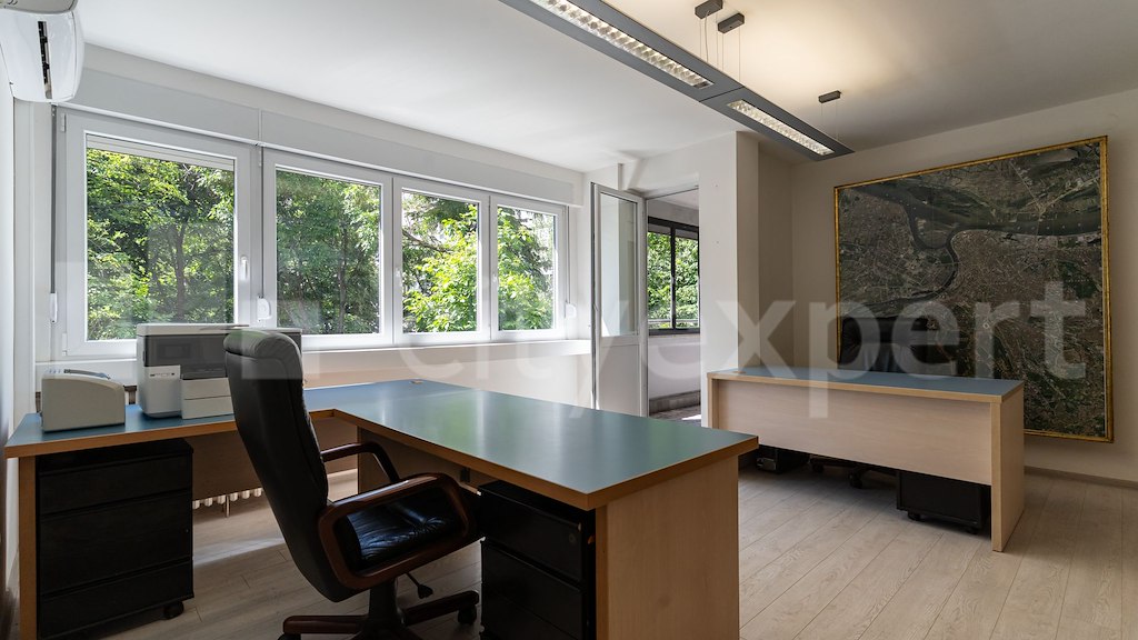 Poslovni prostor za izdavanje BEZ PROVIZIJE: Dvoiposoban, 66m², Bulevar Zorana Đinđića, Novi Beograd - 800€