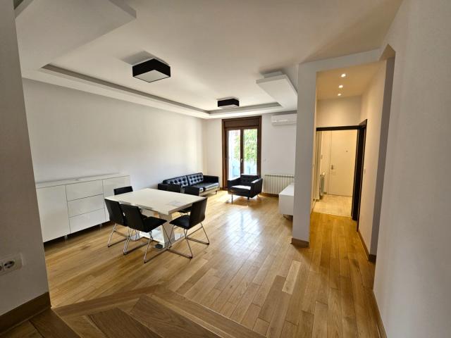 Kuća u nizu na Dedinju, Miće Orlovića, 240m2, 2300€, izdavanje