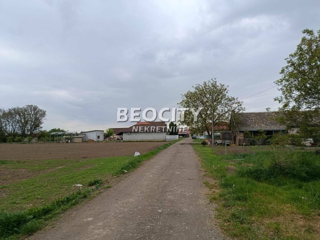 Plac, Bačka Palanka – Centar | Prodaja · 1800m² · 48.000€