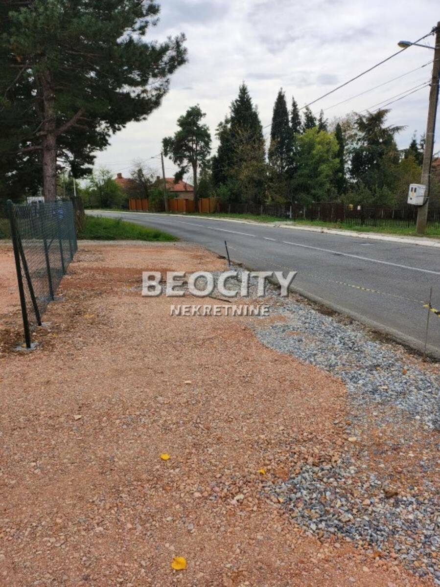 Plac, Beograd – Barajevo (mesto) | Izdavanje · 1000m² · 500€