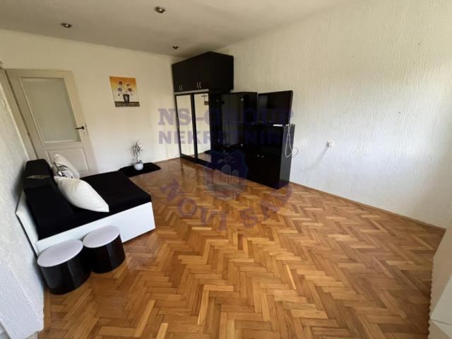 Odlična garsonjera na mirnoj lokaciji!
