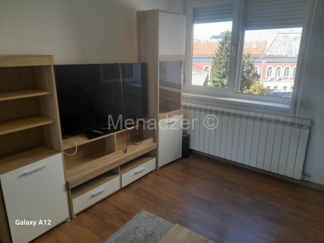 Centar, 1.5 40m2, bez lifta 4/4, parking i podrum