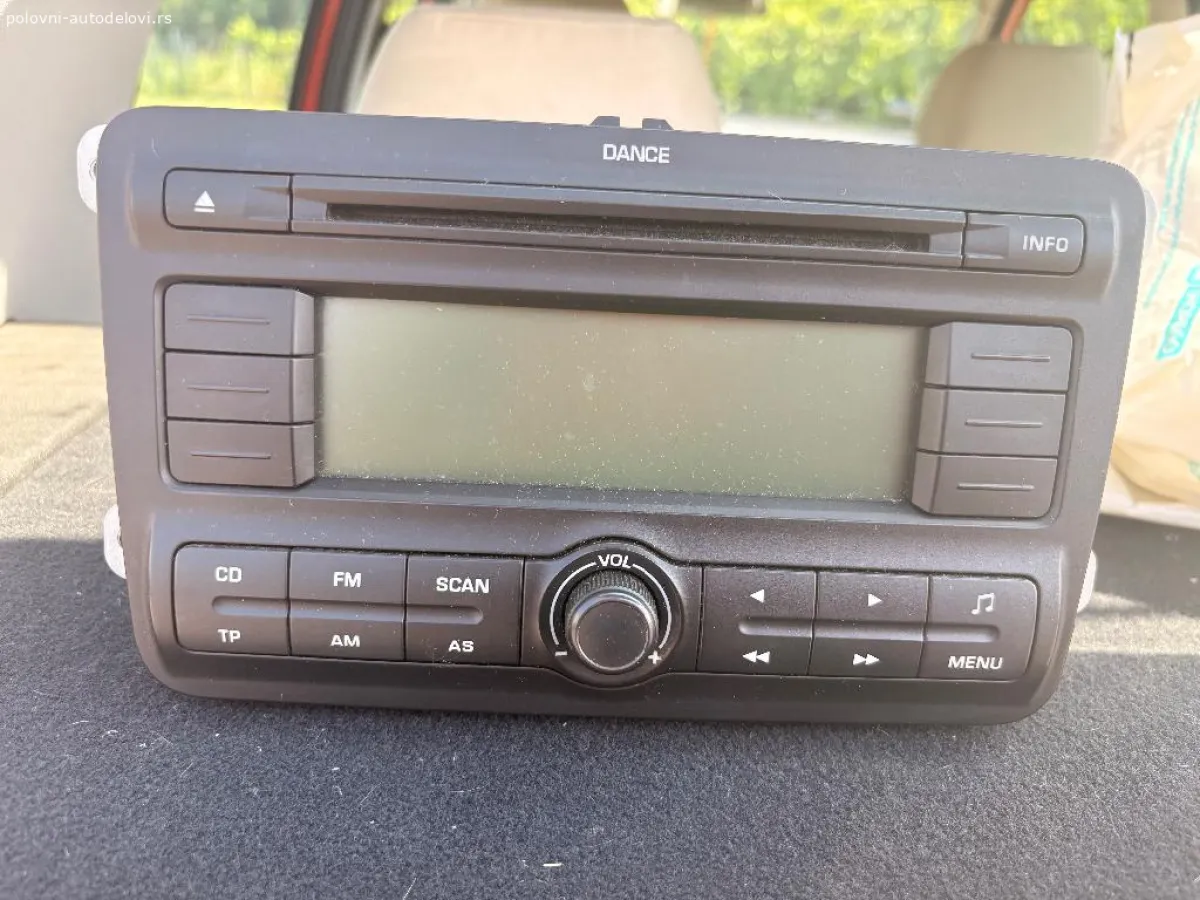 Orgininal Skoda DANCE radio CD MP3 Potpuno ispravan