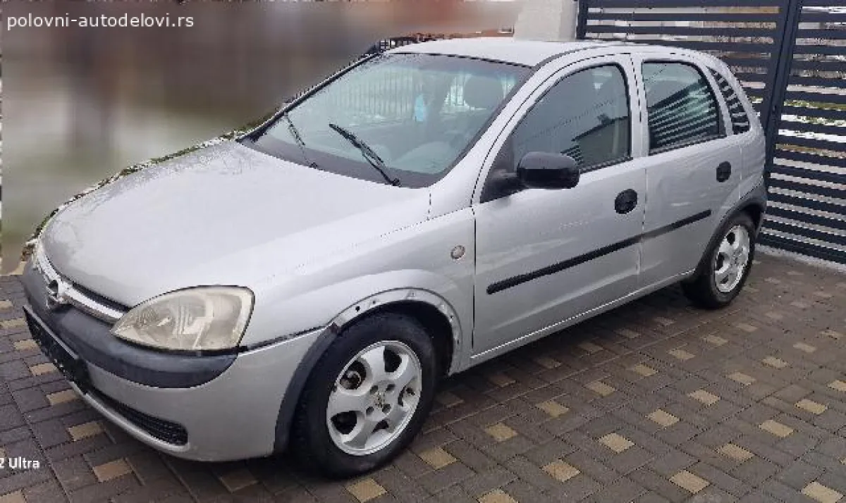 Opel Corsa C POLOVNI DELOVI z10xe