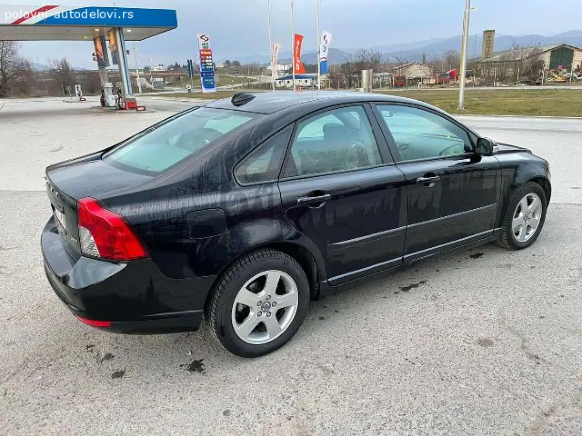 VOLVO NOVI I POLOVNI DELOVI