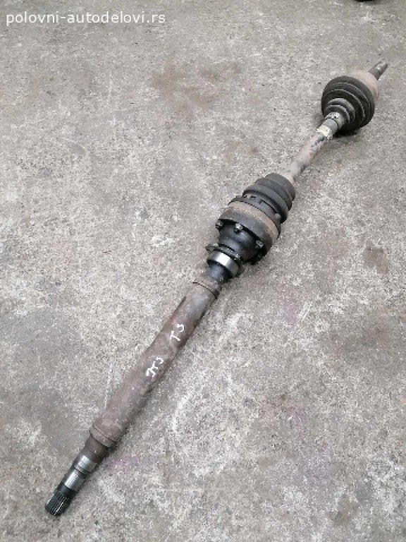 Alfa Romeo GT poluosovina desna