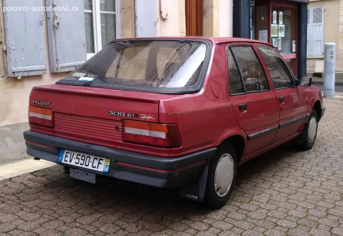 Peugeot 309 polovni delovi
