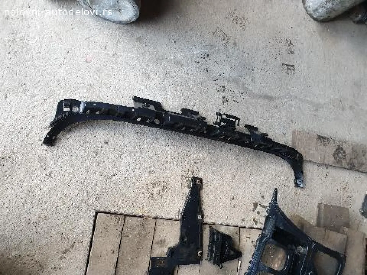 Bmw e91 drzaci zadnjeg branika