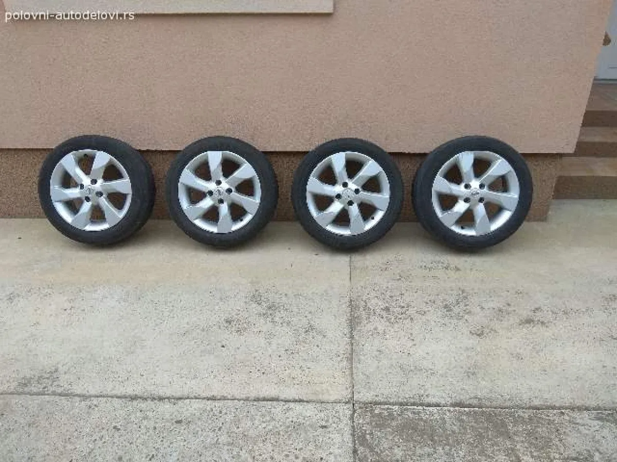 Nissan 16" alufelne original