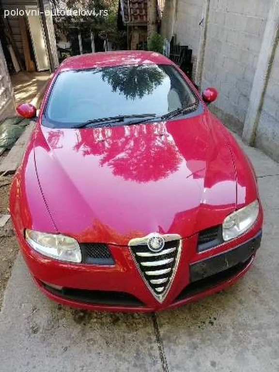 Alfa Romeo GT prednji soferka