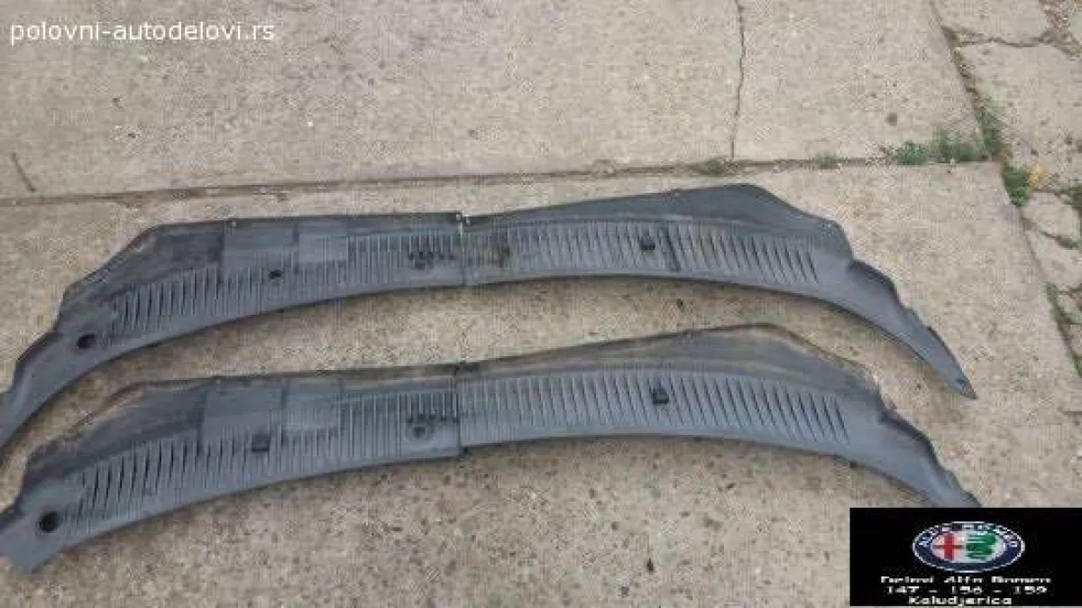 Plastika ispod soferke za Alfu 147-156