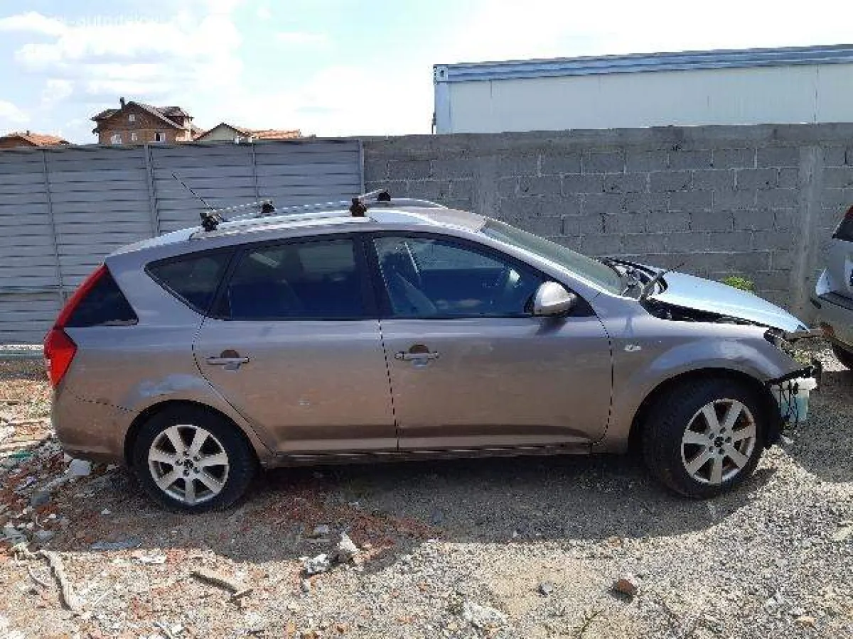 Kia Ceed karavan polovni i novi delovi sa ugradnjom