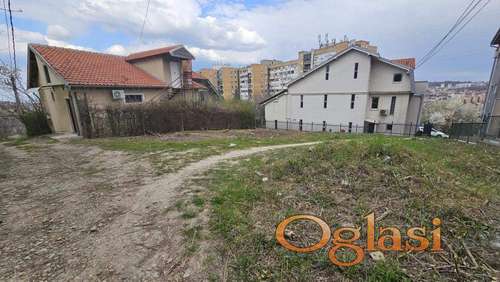 3 ara-Plac Zeleno Brdo, blizu Matice Srpske ID#1072