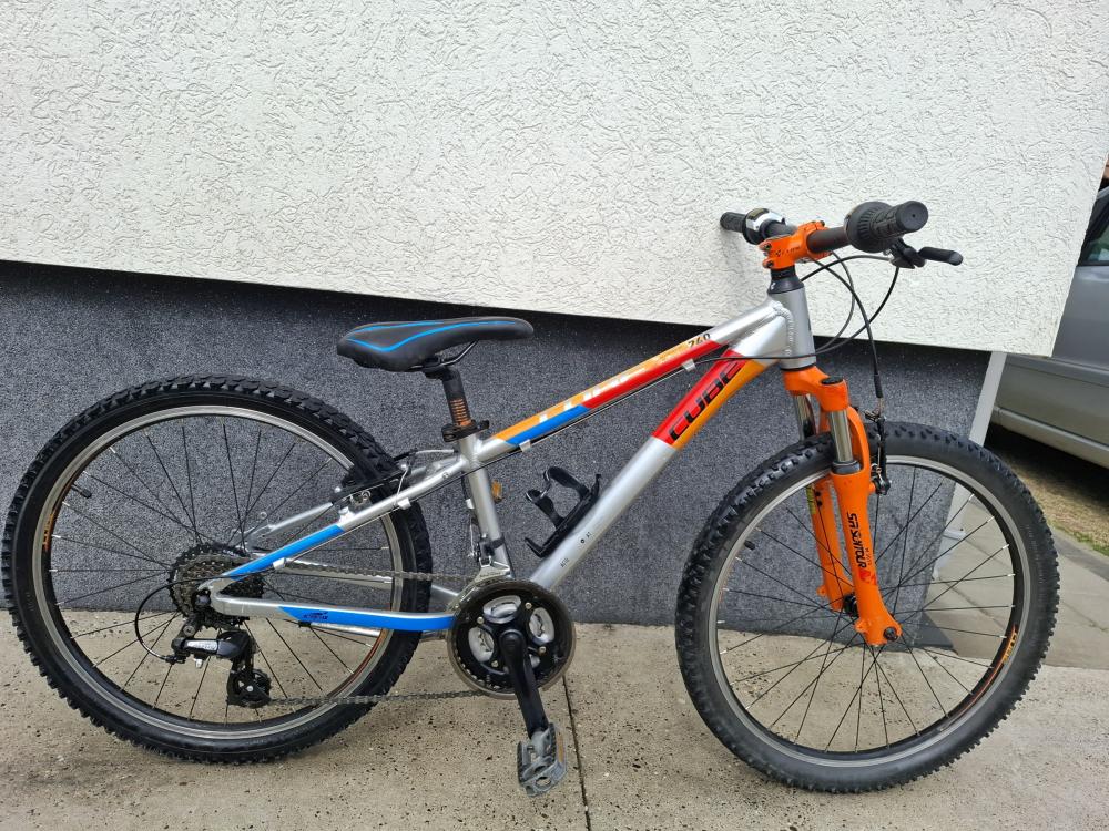 Cube Acid 24"