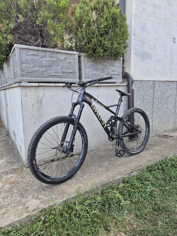 Prodajem Ghost bike ali u delove